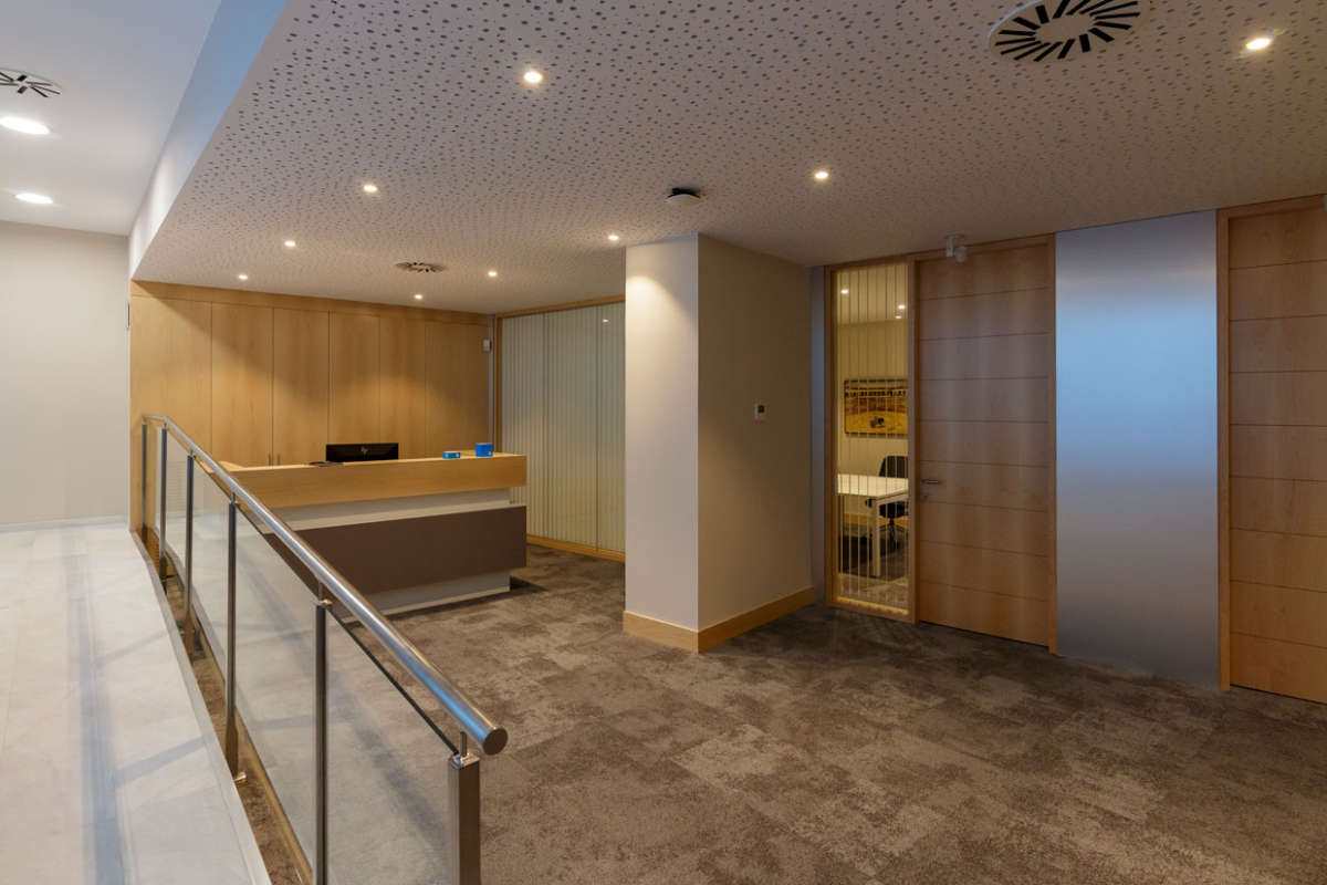 Advantages of accessible false ceilings for commercial premises