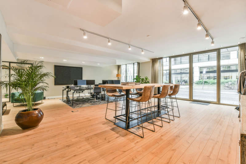 Cómo iluminar correctamente una oficina